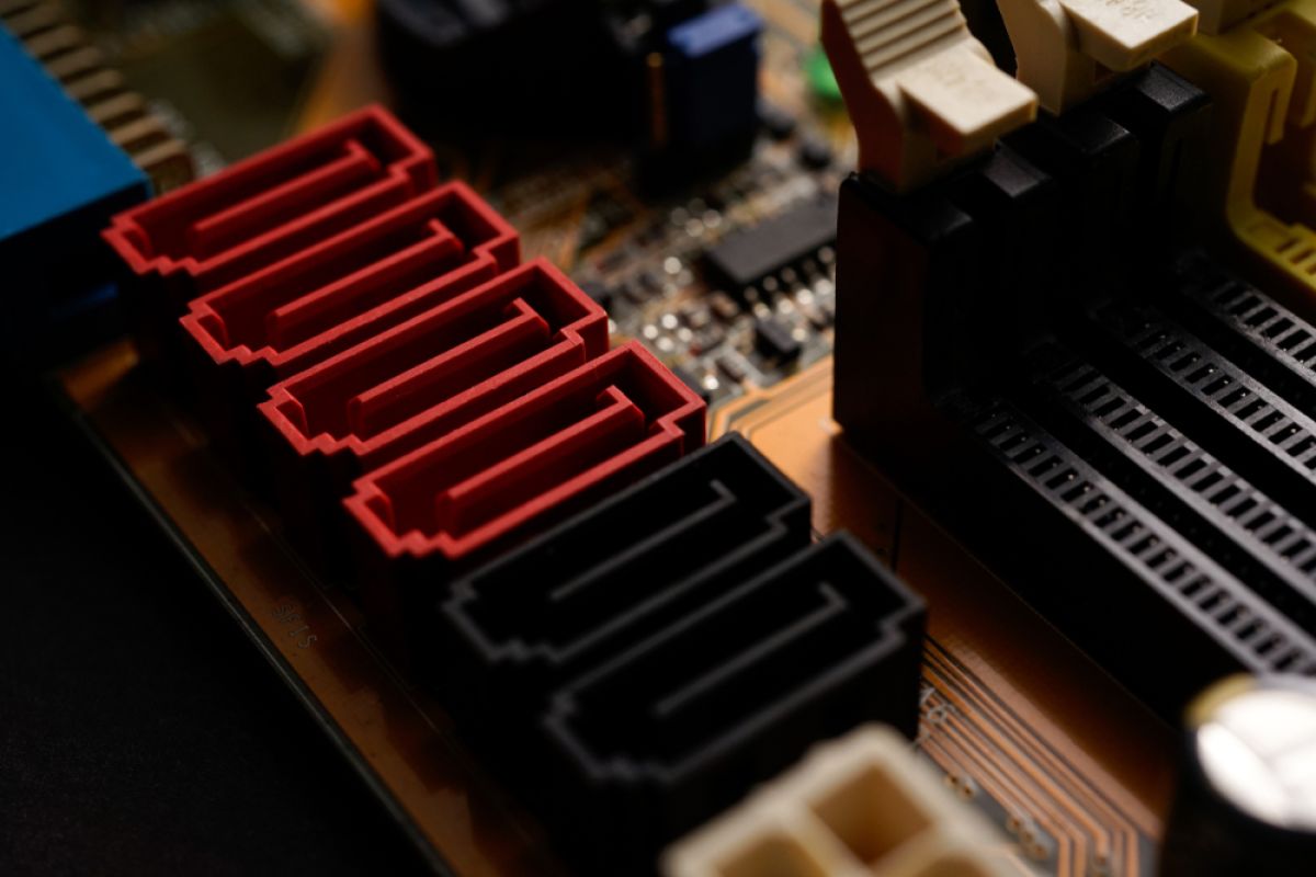 Place Shock-resistant PCB Connectors in Your Layout with Altium’s CAD ...