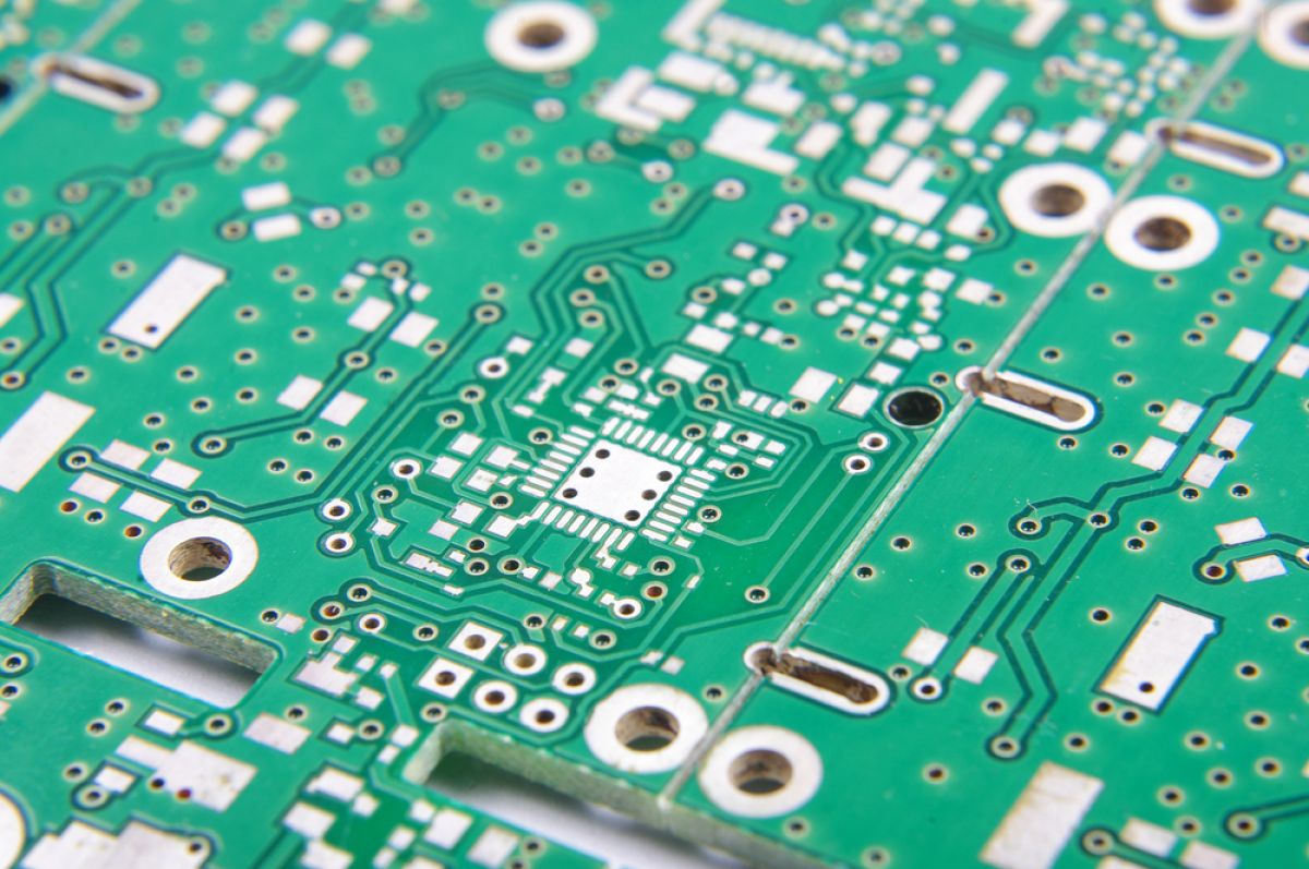 PCB Ground Plane Best Practices in Your Multilayer Stackup | Blog | Altium