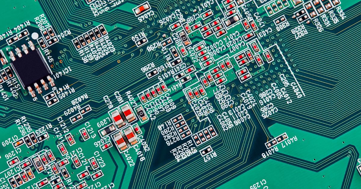 Pros and Cons of Orthogonal Trace Routing in Multilayer PCBs